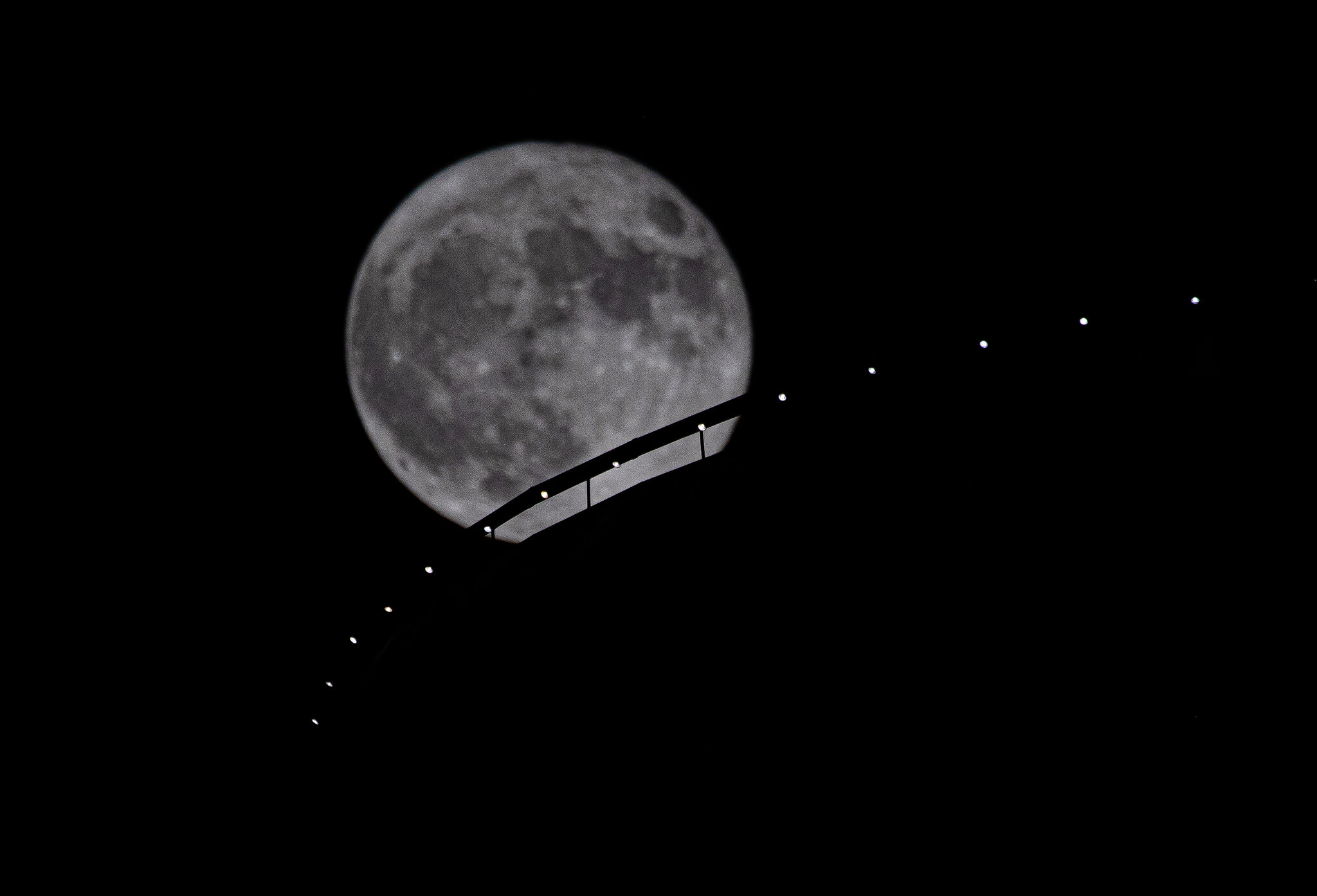 The Harvest Moon and first supermoon of 2025 is here. How do I see it?