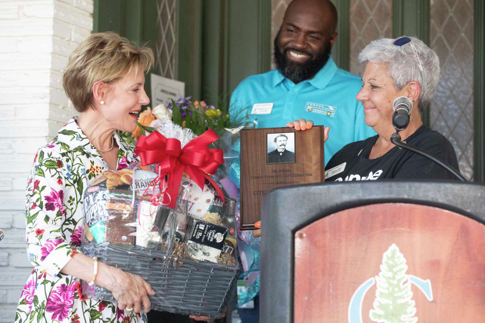 Social Lites - Historic Downtown Conroe