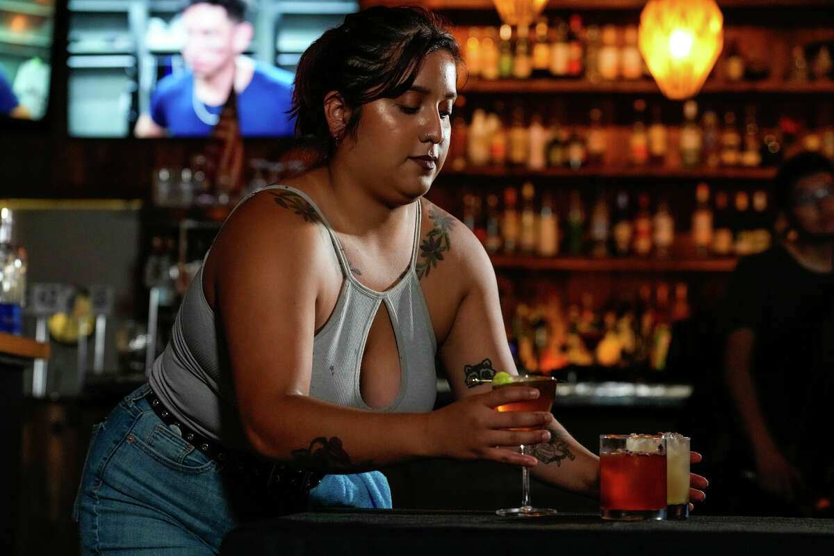 Houston bartenders face off in cocktail competition for cash prizes