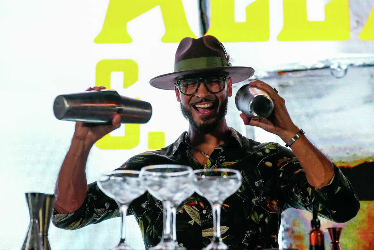 Houston bartenders face off in cocktail competition for cash prizes