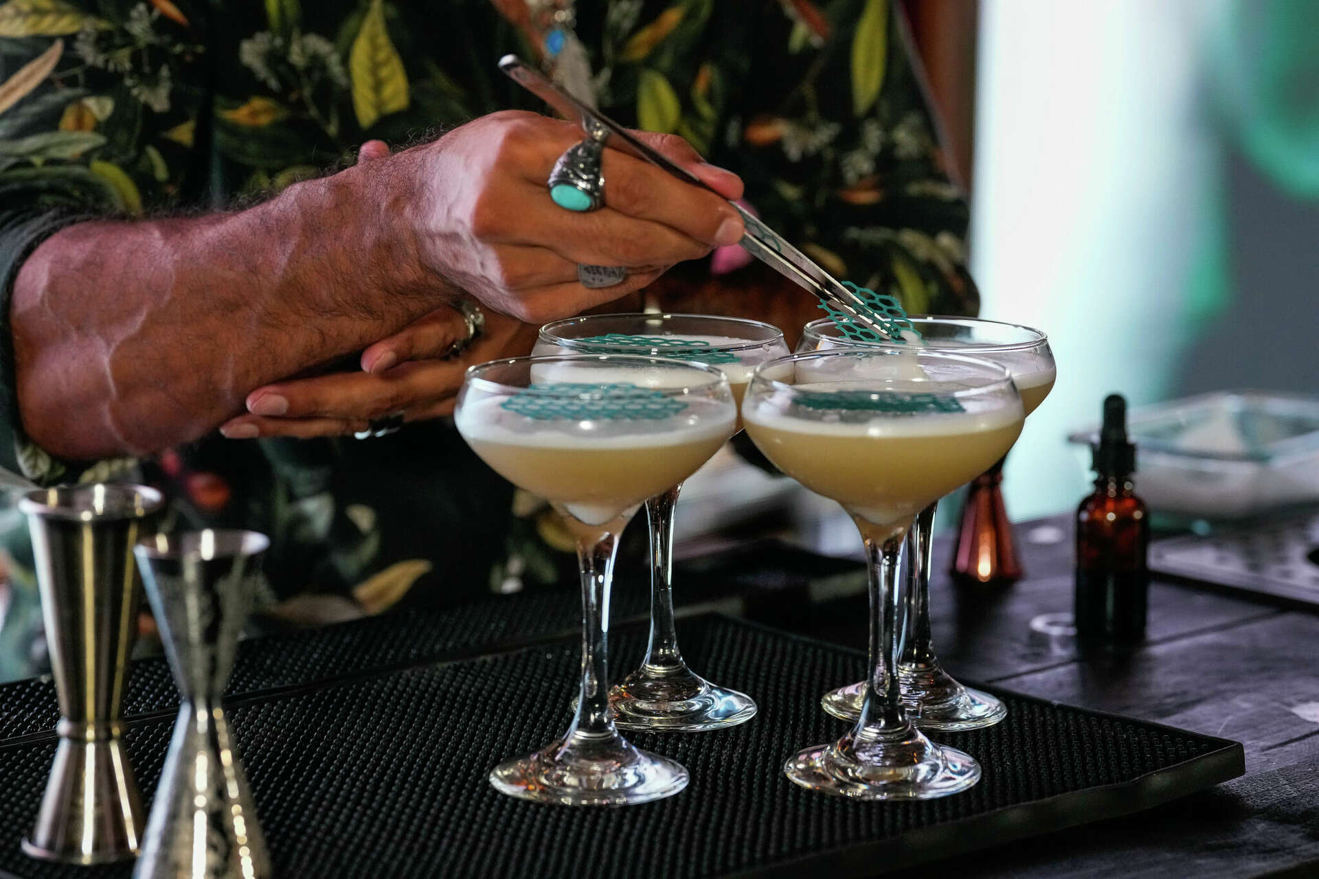 Houston bartenders face off in cocktail competition for cash prizes