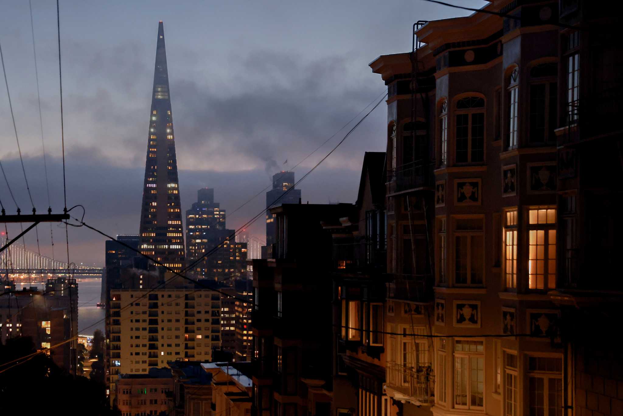 UFC fighter says he was robbed while driving from SF to Sacramento