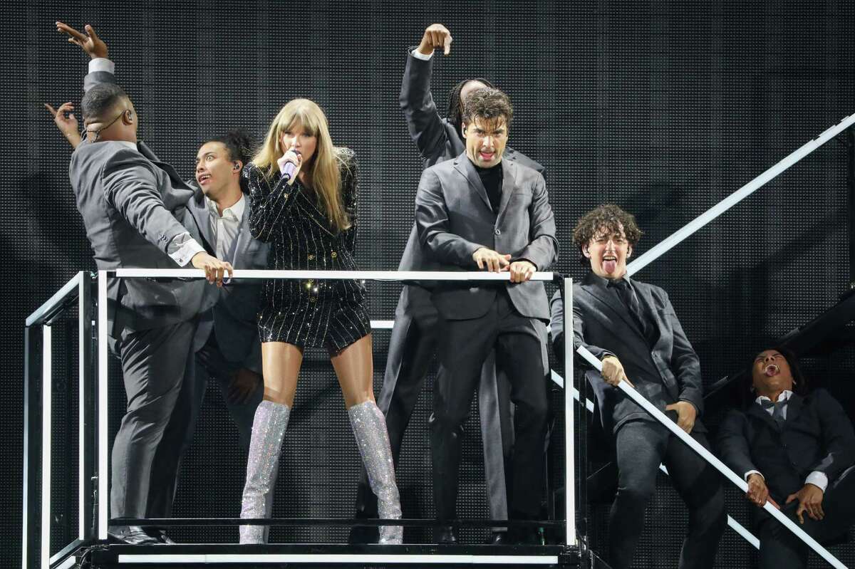 Taylor Swift Eras Tour: Santa Clara fines fireworks company.