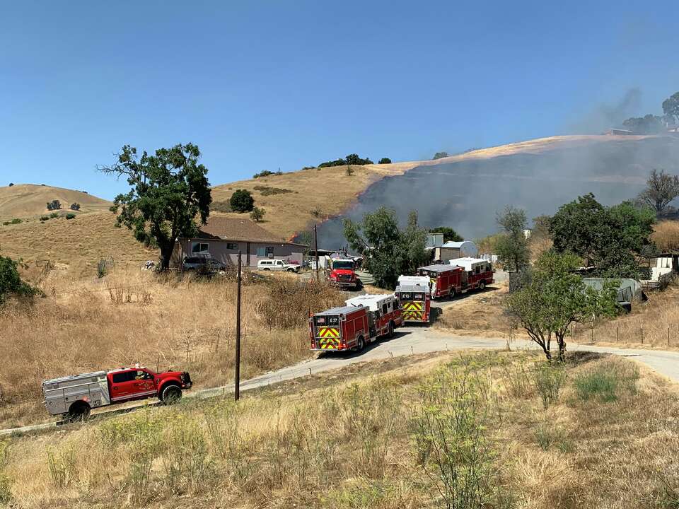 Progress halted in wildfire that threatened structures near San Jose