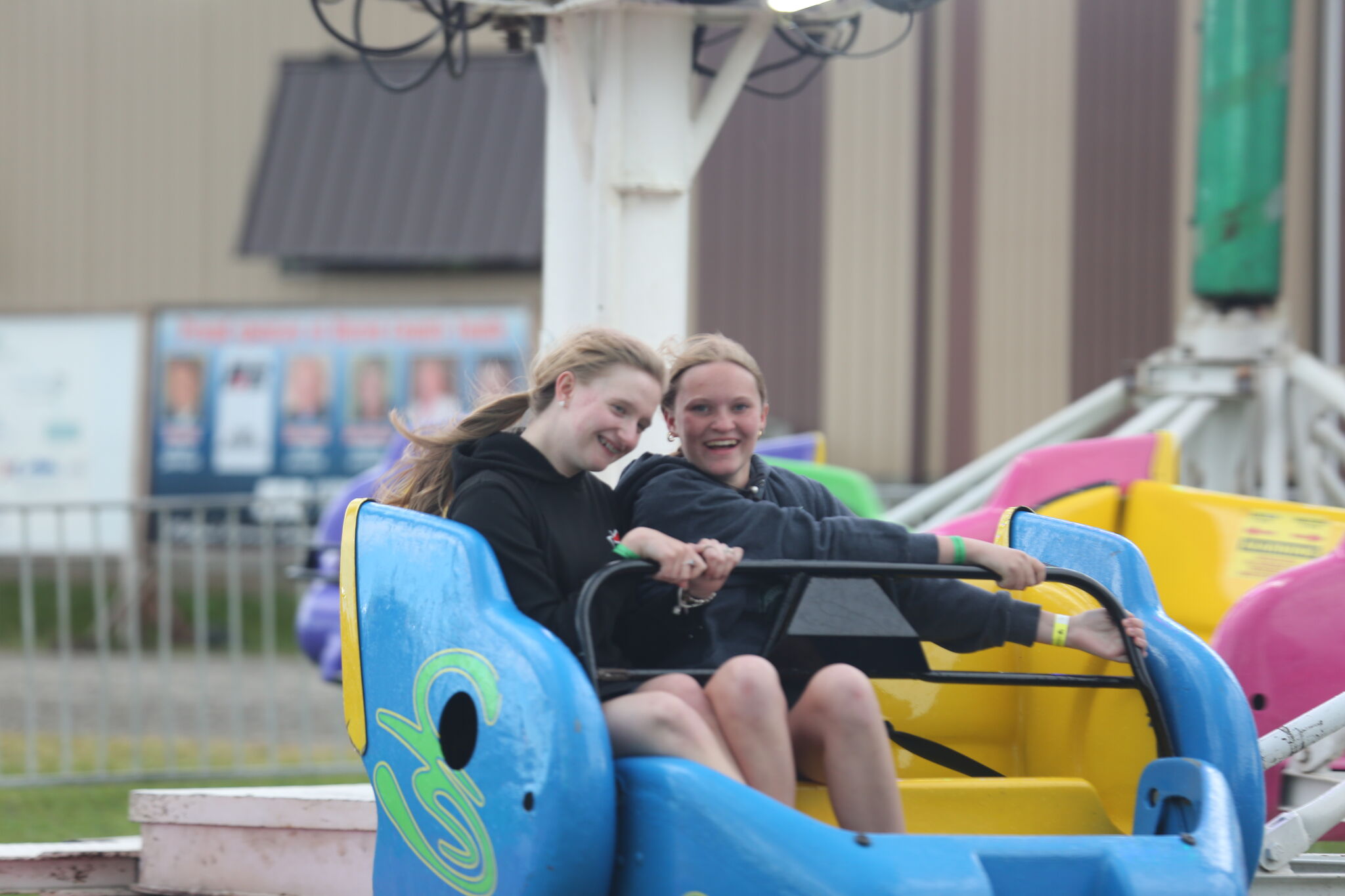 Harsh rain doesn't stop rodeo at Huron Community Fair