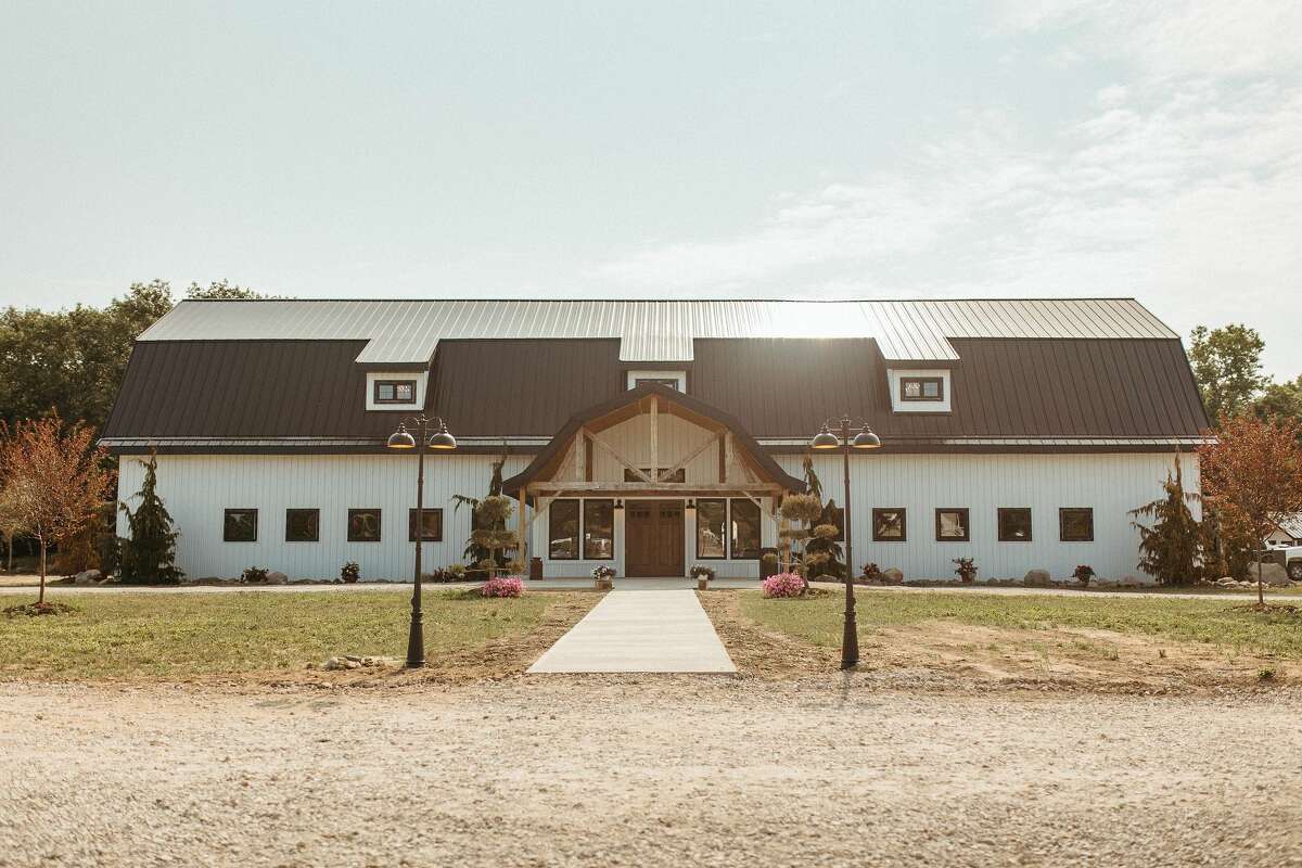 Port Austin's Glenn Royal Barn offers wedding destination