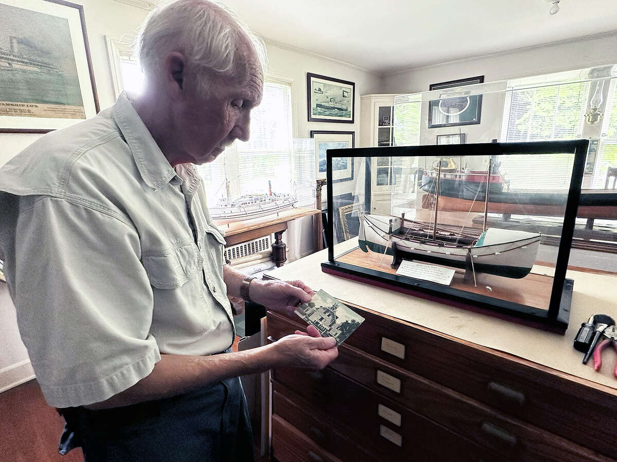 Life-Saving Service tales, Huron County lighthouse updates draw crowd