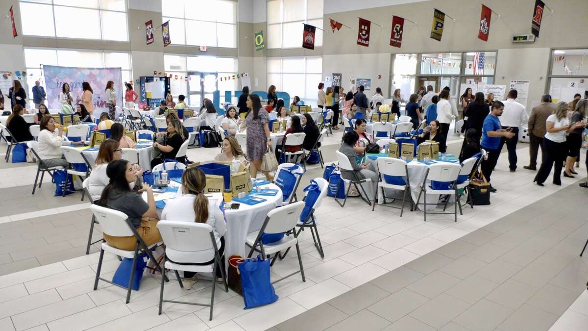 Laredo's UISD holds three-day orientation to prepare 150 new teachers