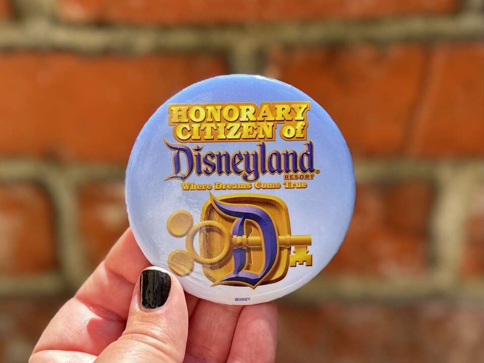 How to get the rarest button that Disneyland cast members bestow