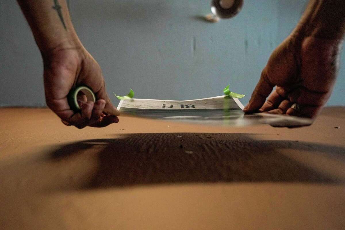 Photographers capture Latino culture at Houston-area flea market