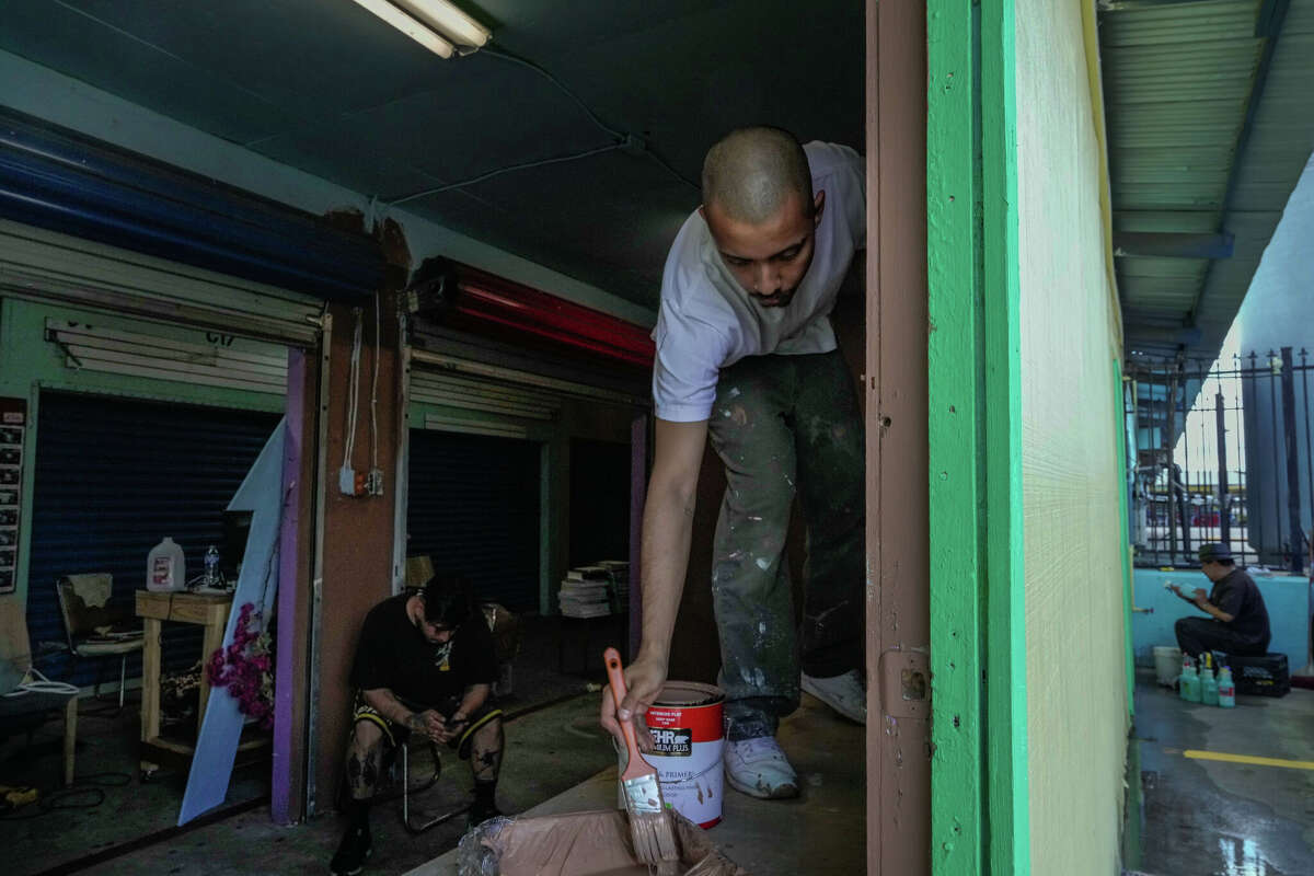 Houston photographers capture Latino culture at Airline flea market