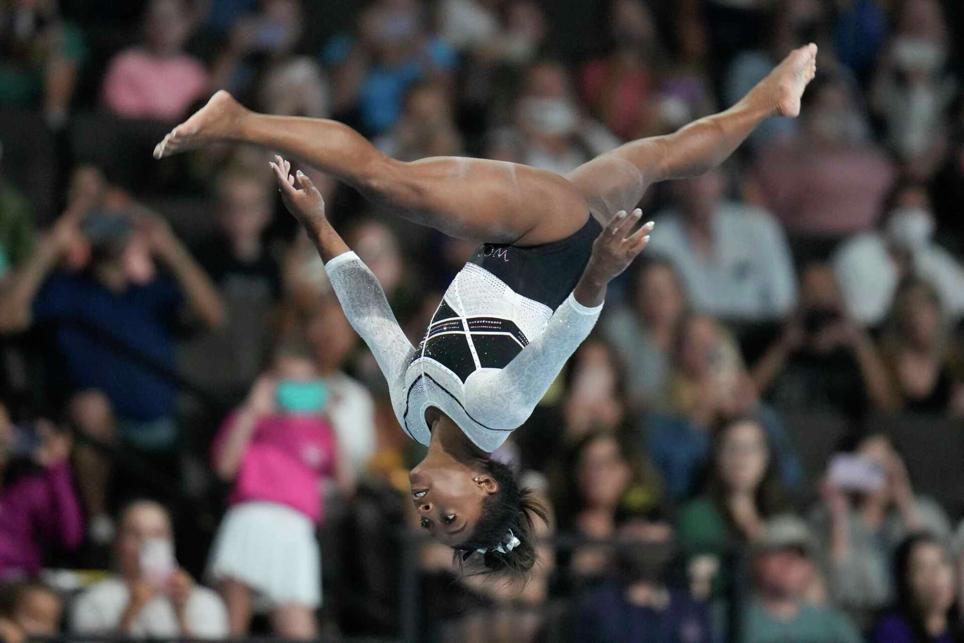 Simone Biles superb in return at Core Hydration Classic