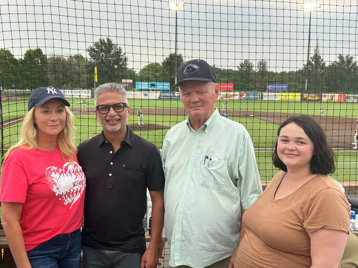 Alton River Dragons inspired by first pitch by Dow's Gary Whyte, 85