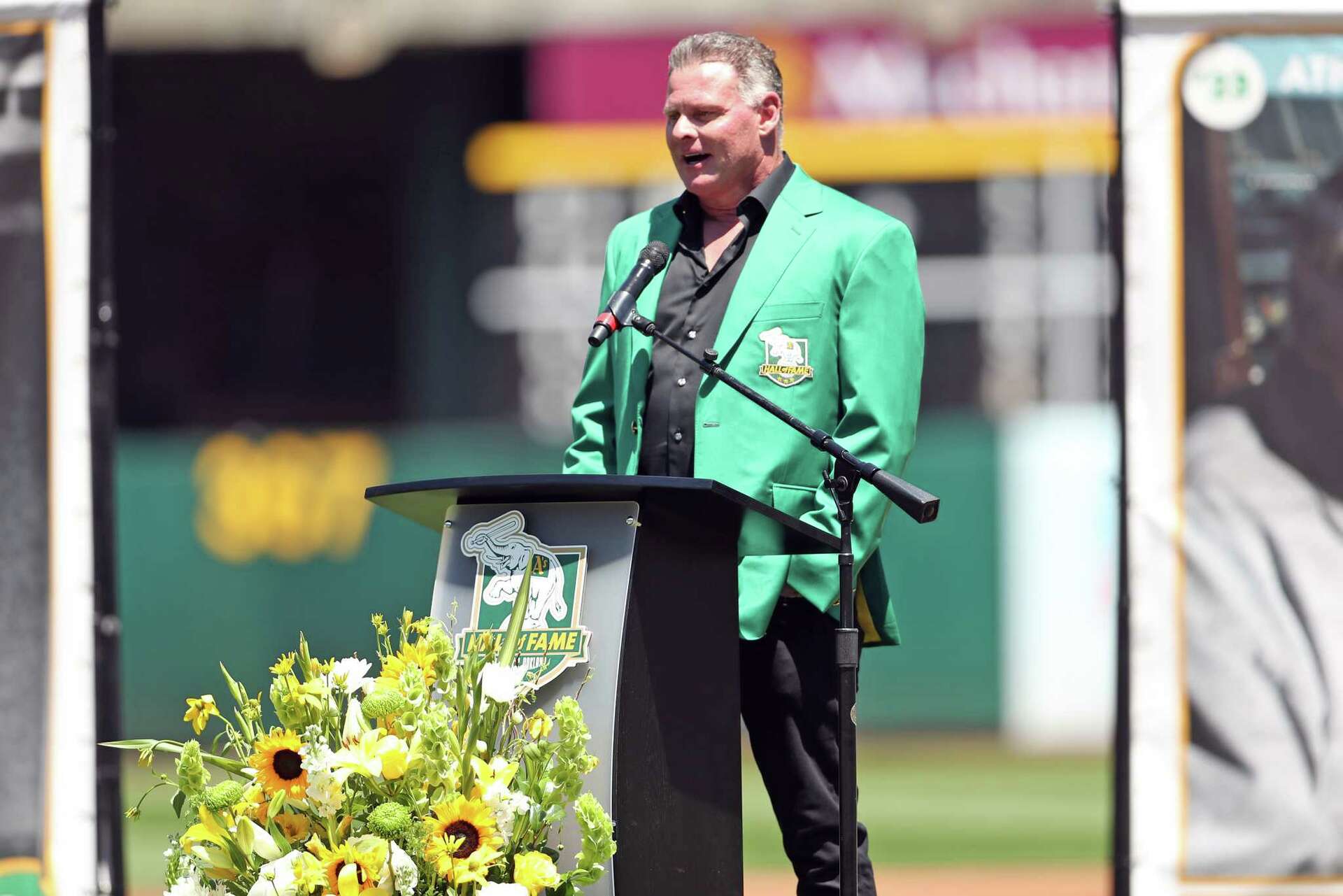 Amid a murky future, A's honor their past with new Hall of Fame class