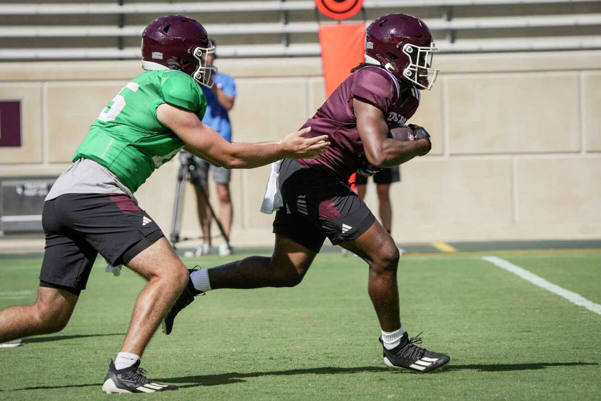 New Texas A&M OC Bobby Petrino running offense in SEC again