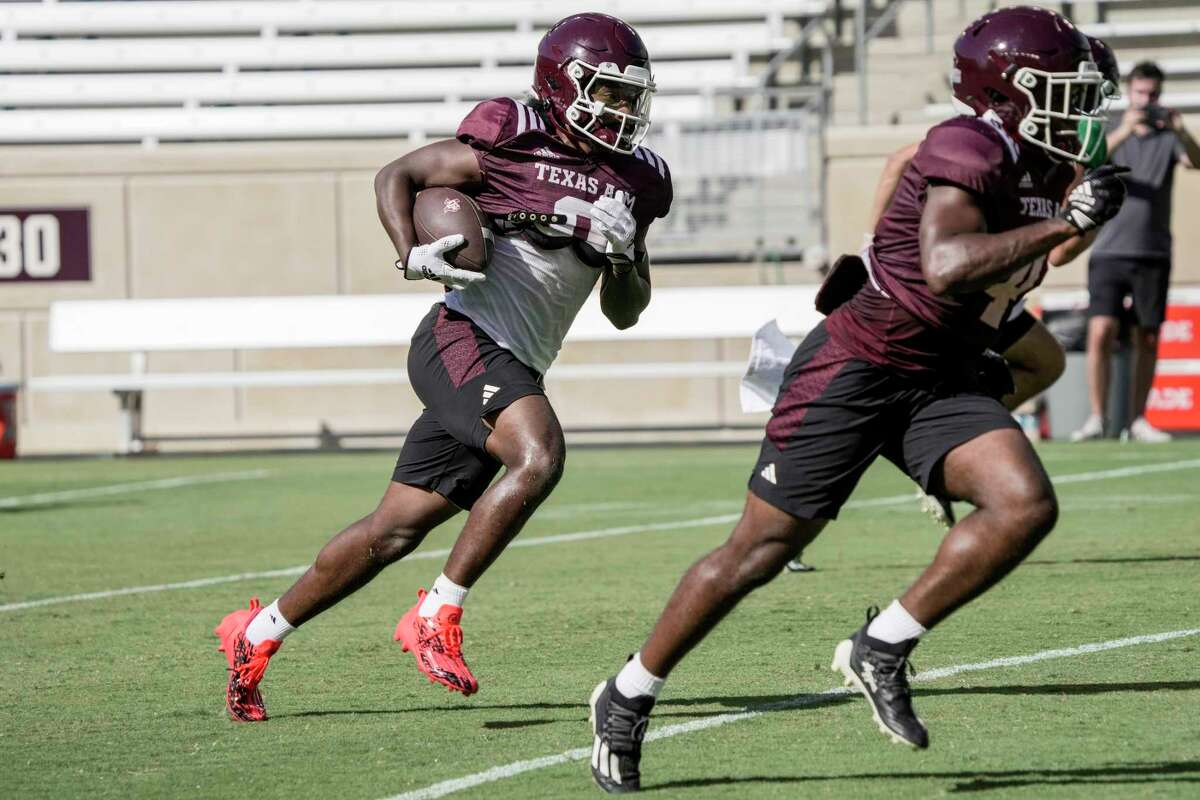 New Texas A&M OC Bobby Petrino running offense in SEC again