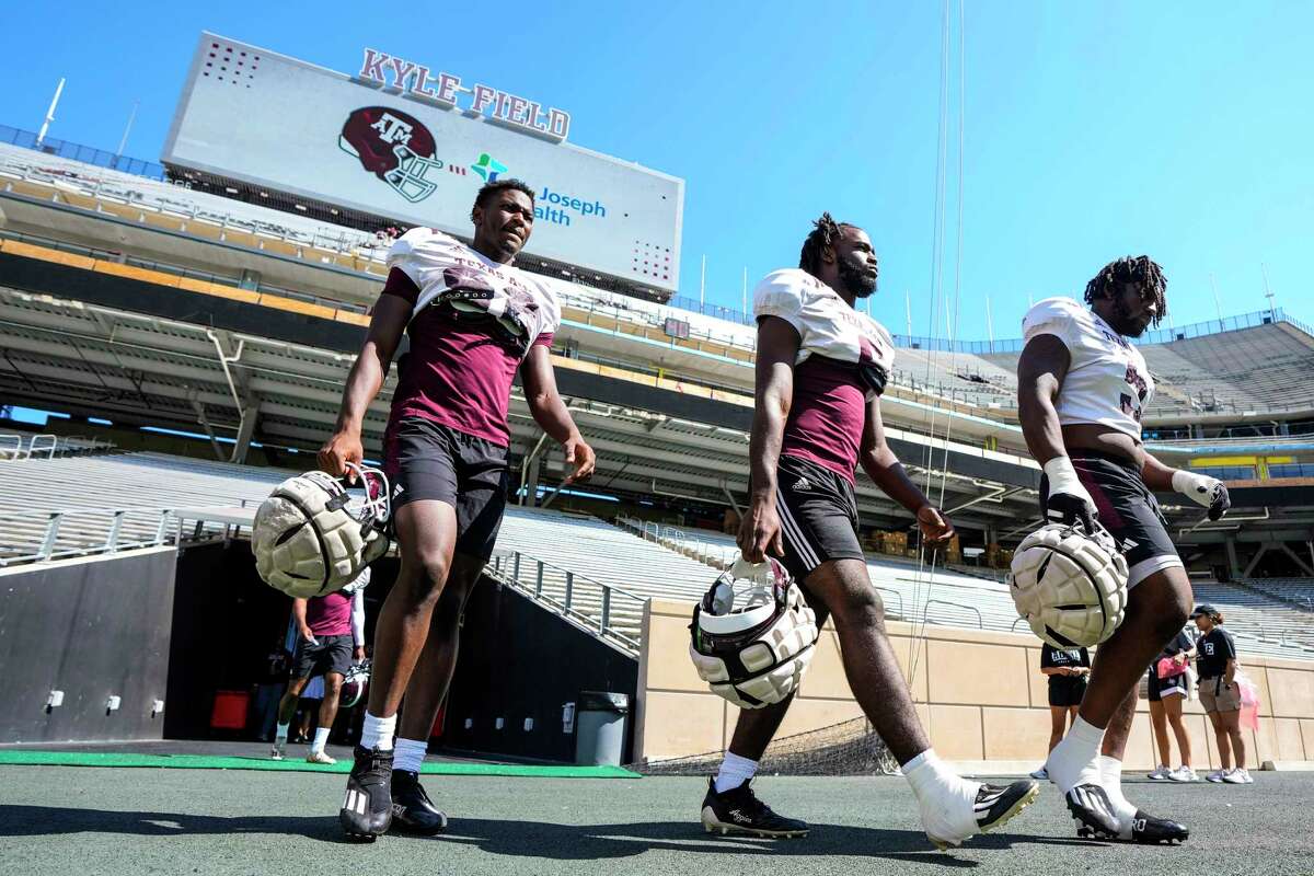 New Texas A&M OC Bobby Petrino running offense in SEC again