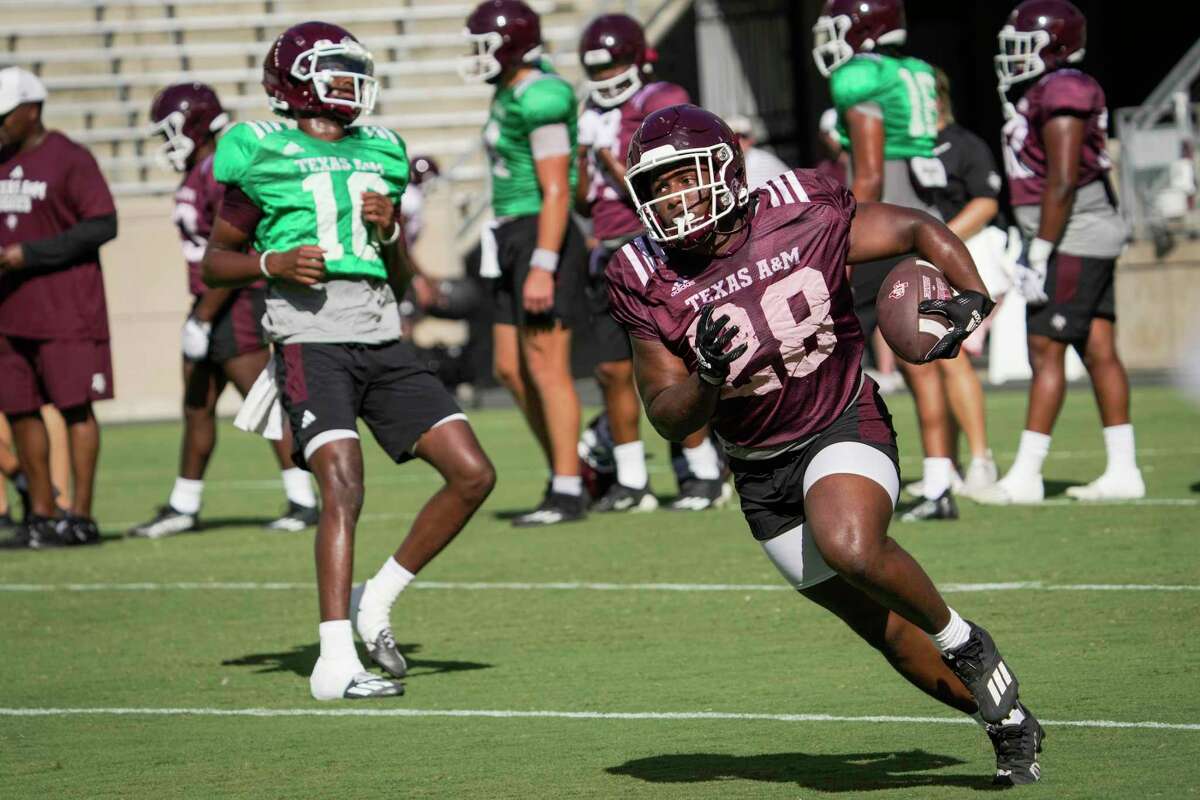 New Texas A&M OC Bobby Petrino running offense in SEC again