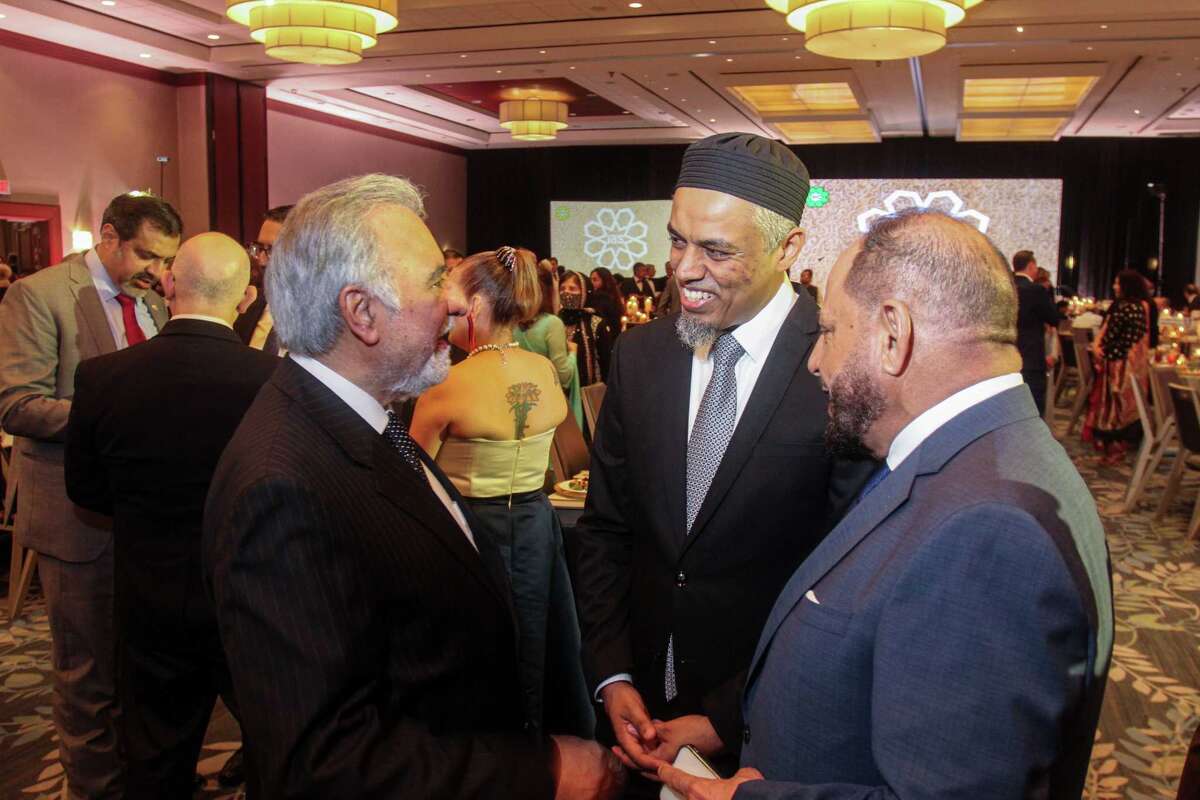 Islamic Arts Society builds bridges with exhibit and gala