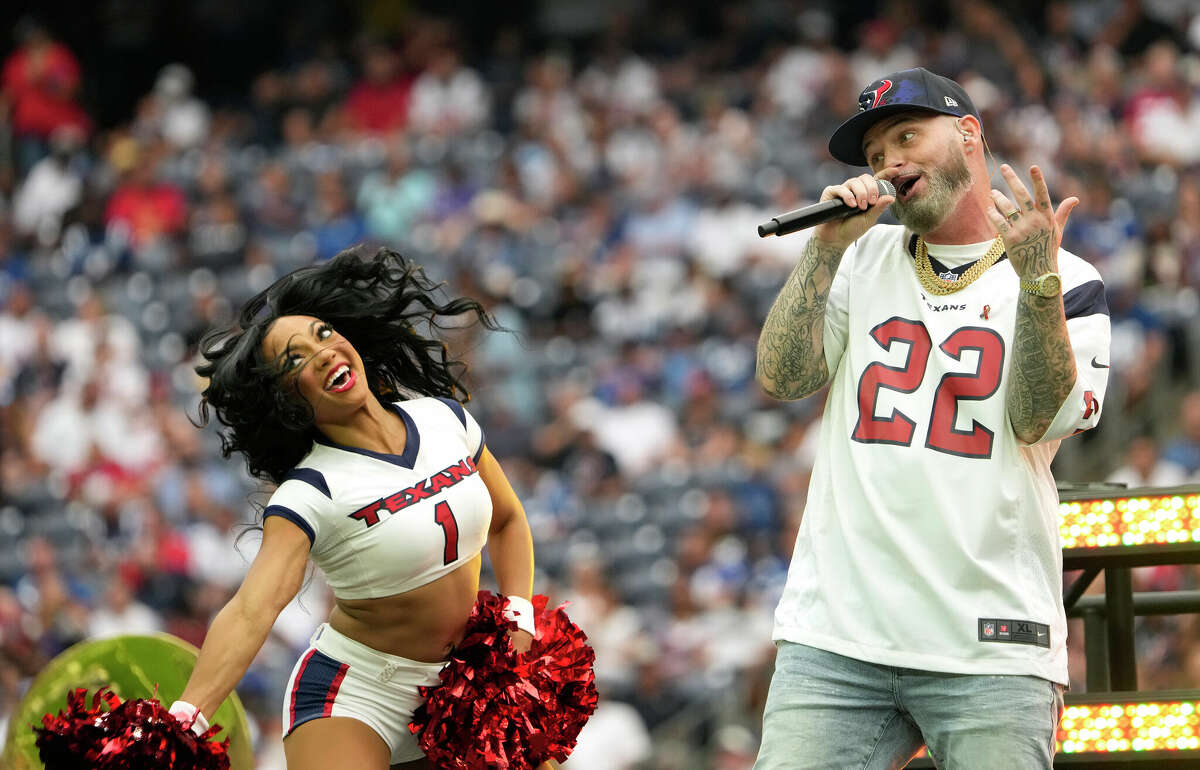 Houston rapper Paul Wall responds to viral tweet asking who he is