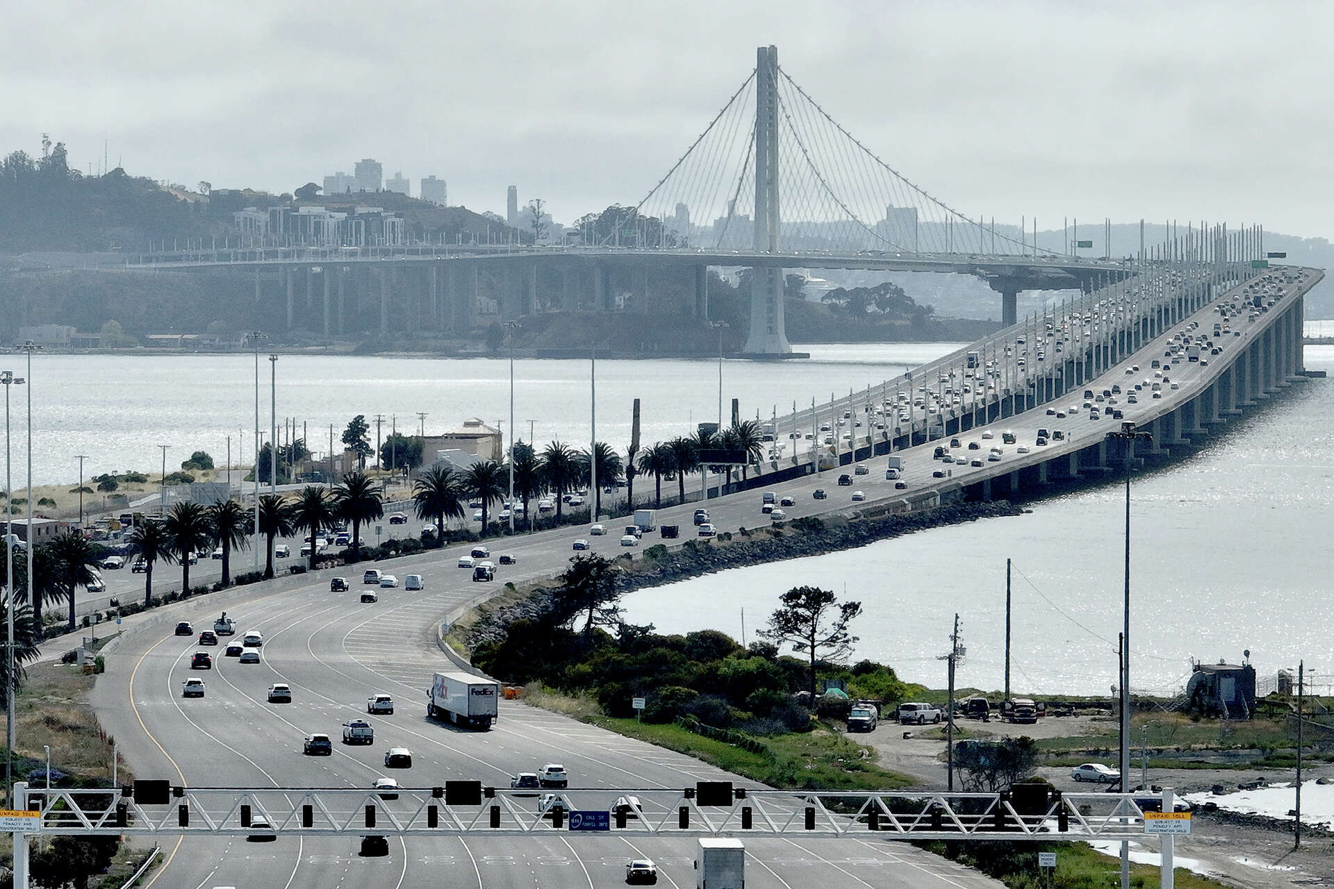 Hundreds of cyclists take over Bay Bridge, stopping traffic