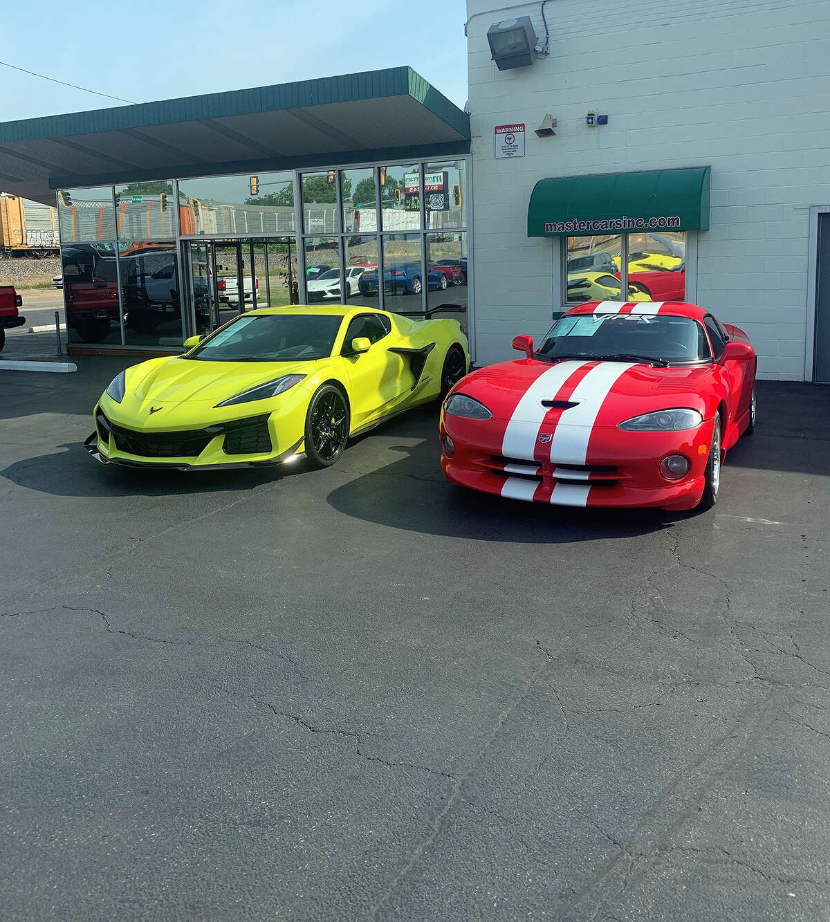 Dodge's Viper offers old-school charm that engages driver