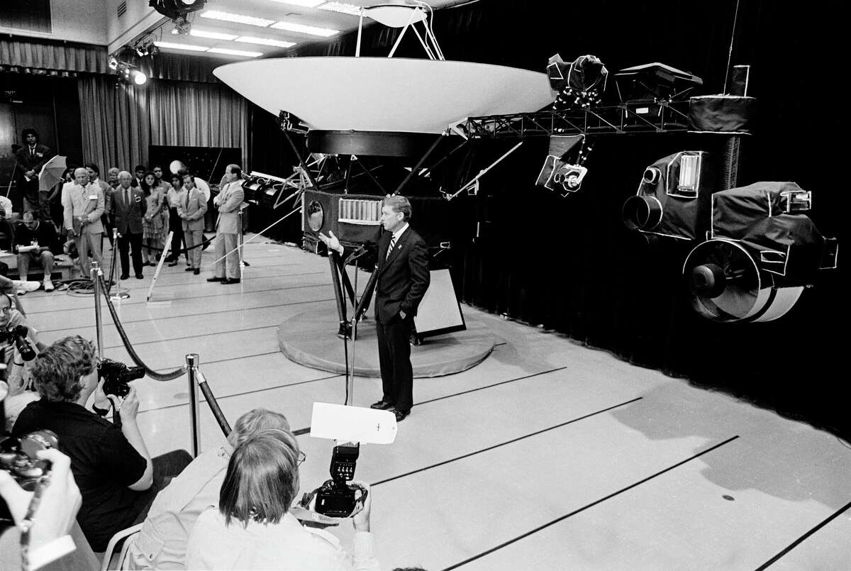 NASA's Voyager 2 regains contact to Earth after communication glitch