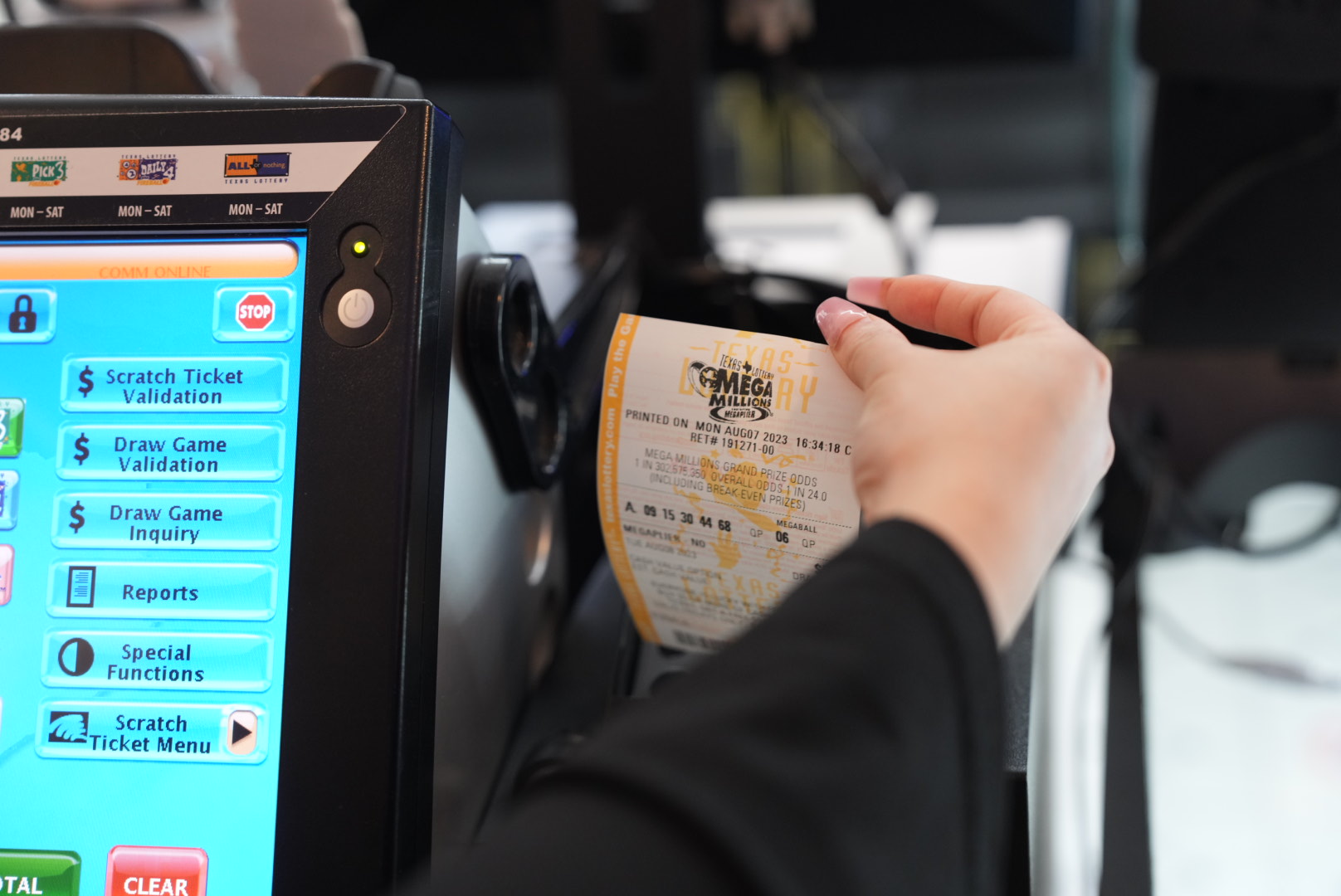 Mega Millions reaches $670 million: What were the drawing numbers