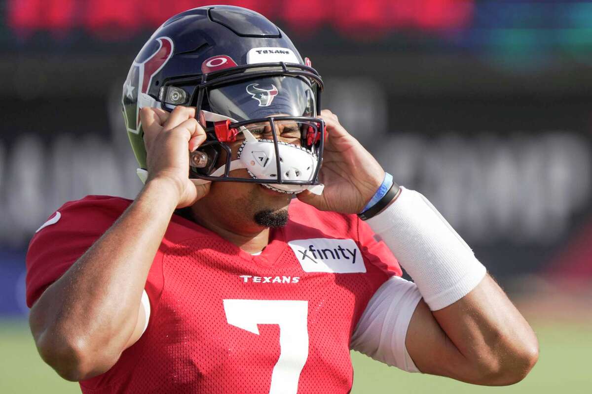 Houston Texans: DeMeco Ryans not happy with defense's intensity