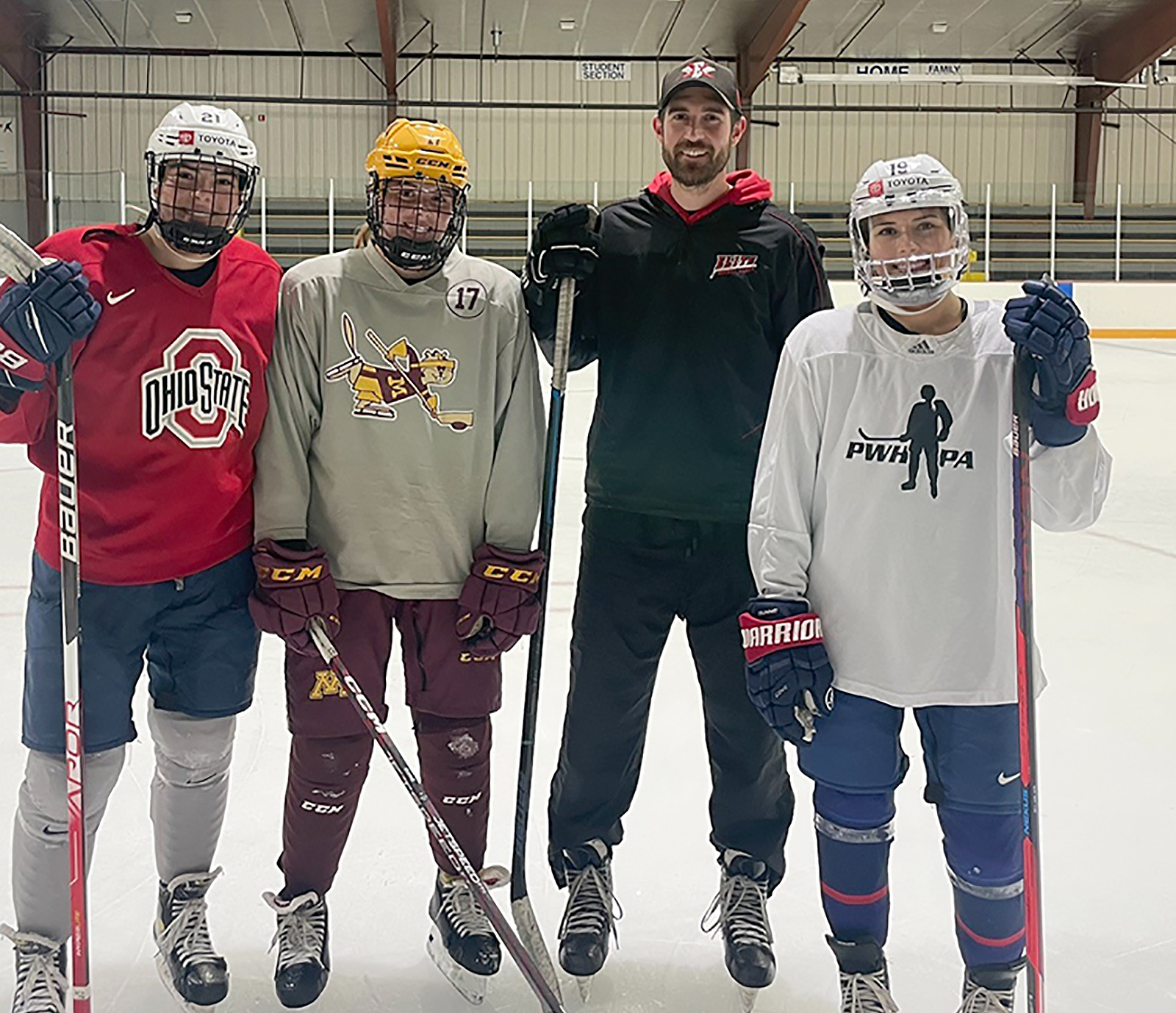 Standout women's hockey players train with Elite Hockey in East Alton