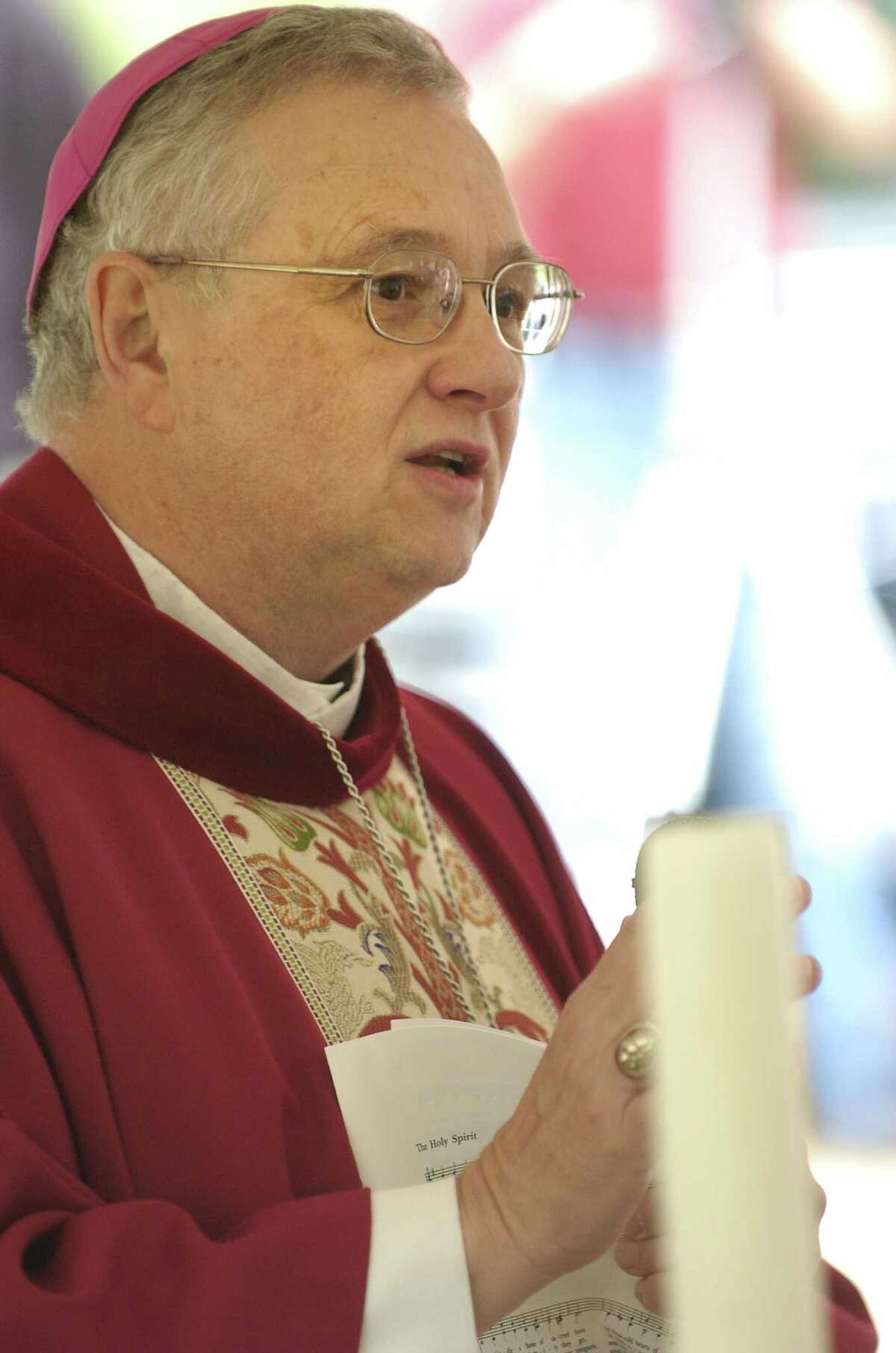 Former Albany Episcopal bishop, who opposed gay clergy, dies