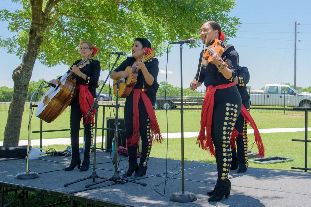 San Antonio's Mariachi Las Coronelas breaks the rules
