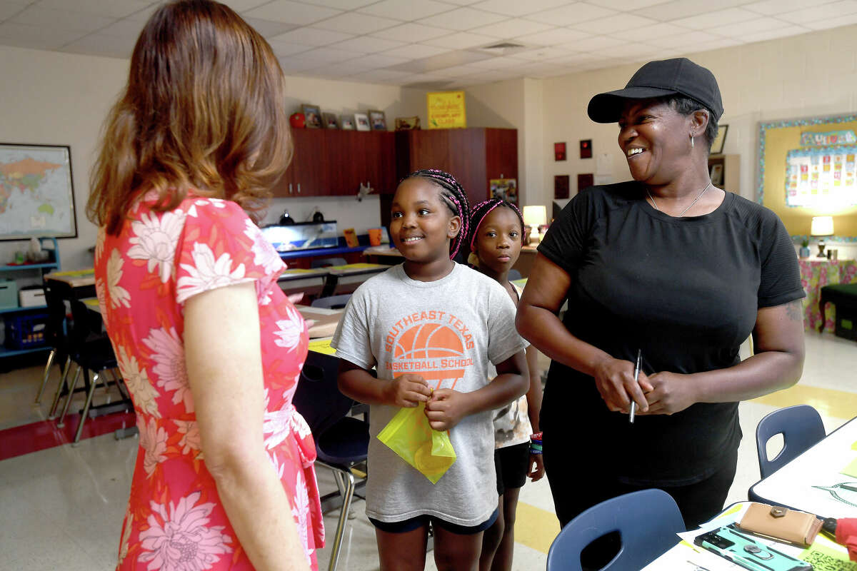 Beaumont elementaries hold Meet the Teacher night