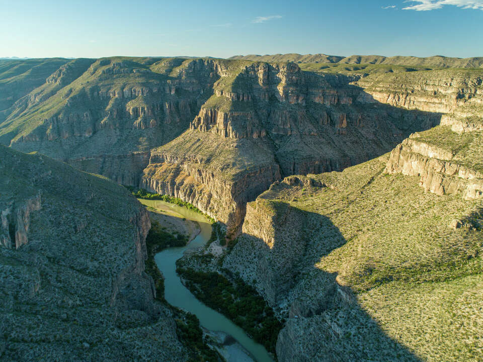Where are the largest ranches in Texas?
