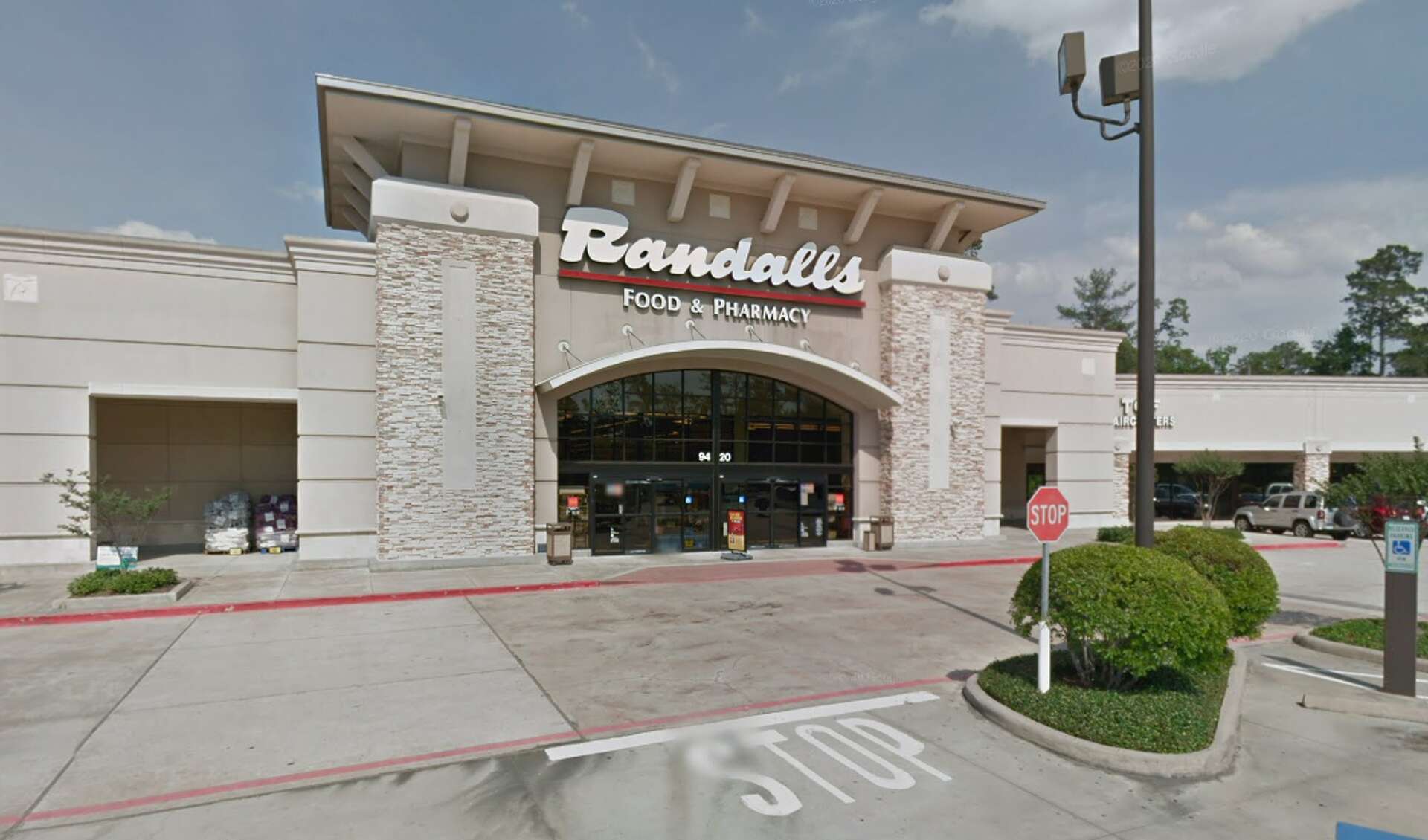 Tesla to open new Texas showroom in former Houston grocery