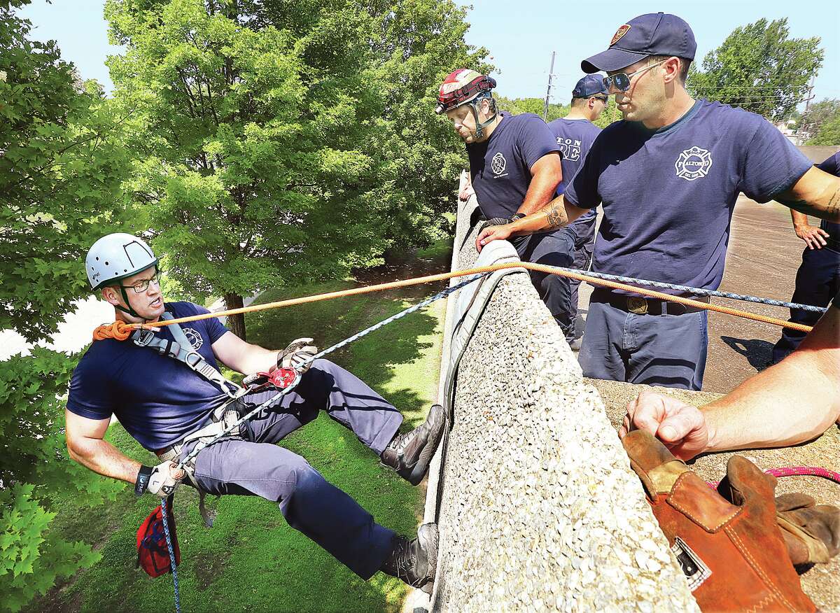 Rope rescue training held for Alton firefighters