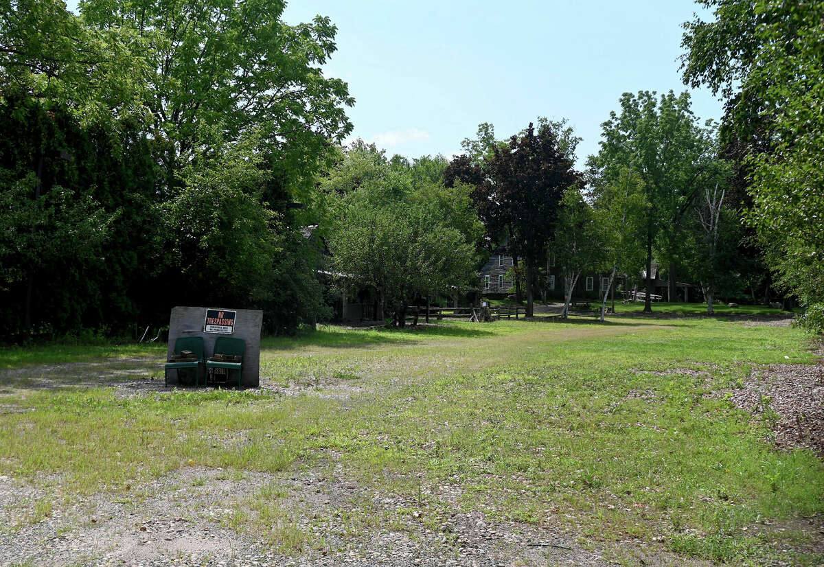 Site of South Windsor’s former Buckland Road inn on sale for $5M
