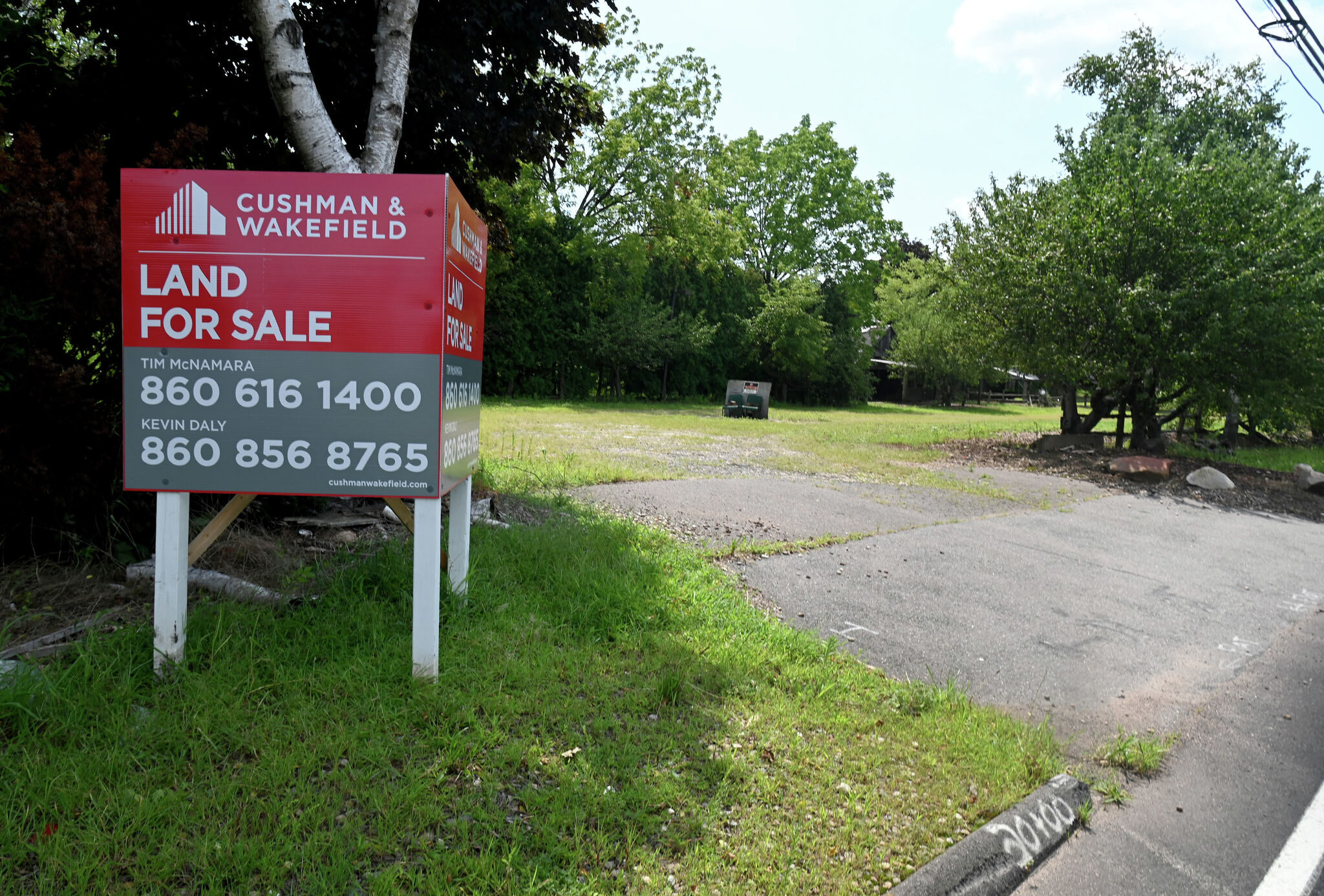 Site of South Windsor’s former Buckland Road inn on sale for $5M