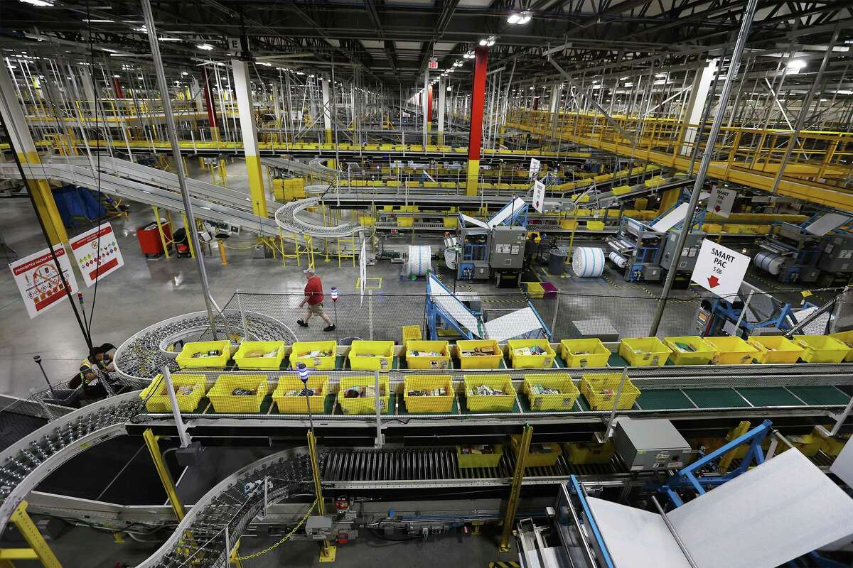 How Amazon’s new fulfillment center is achieving faster delivery