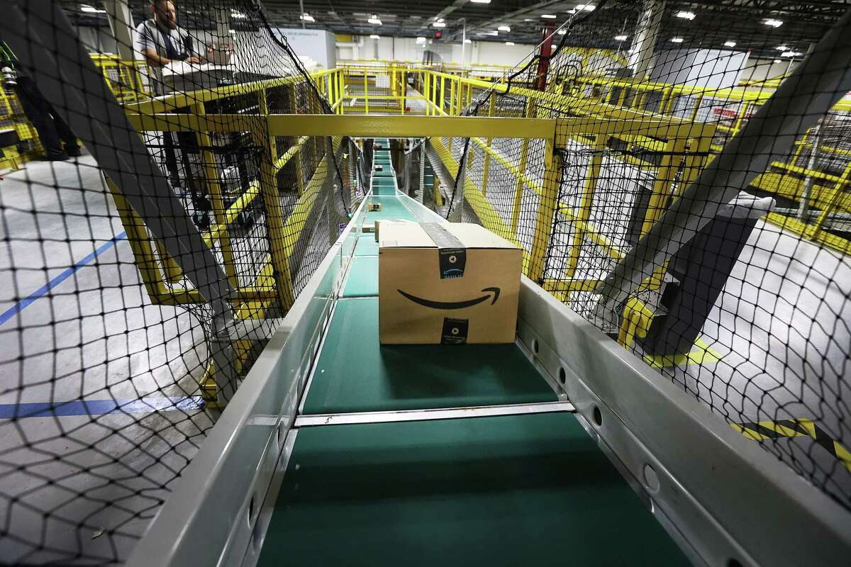 How Amazon’s new fulfillment center is achieving faster delivery