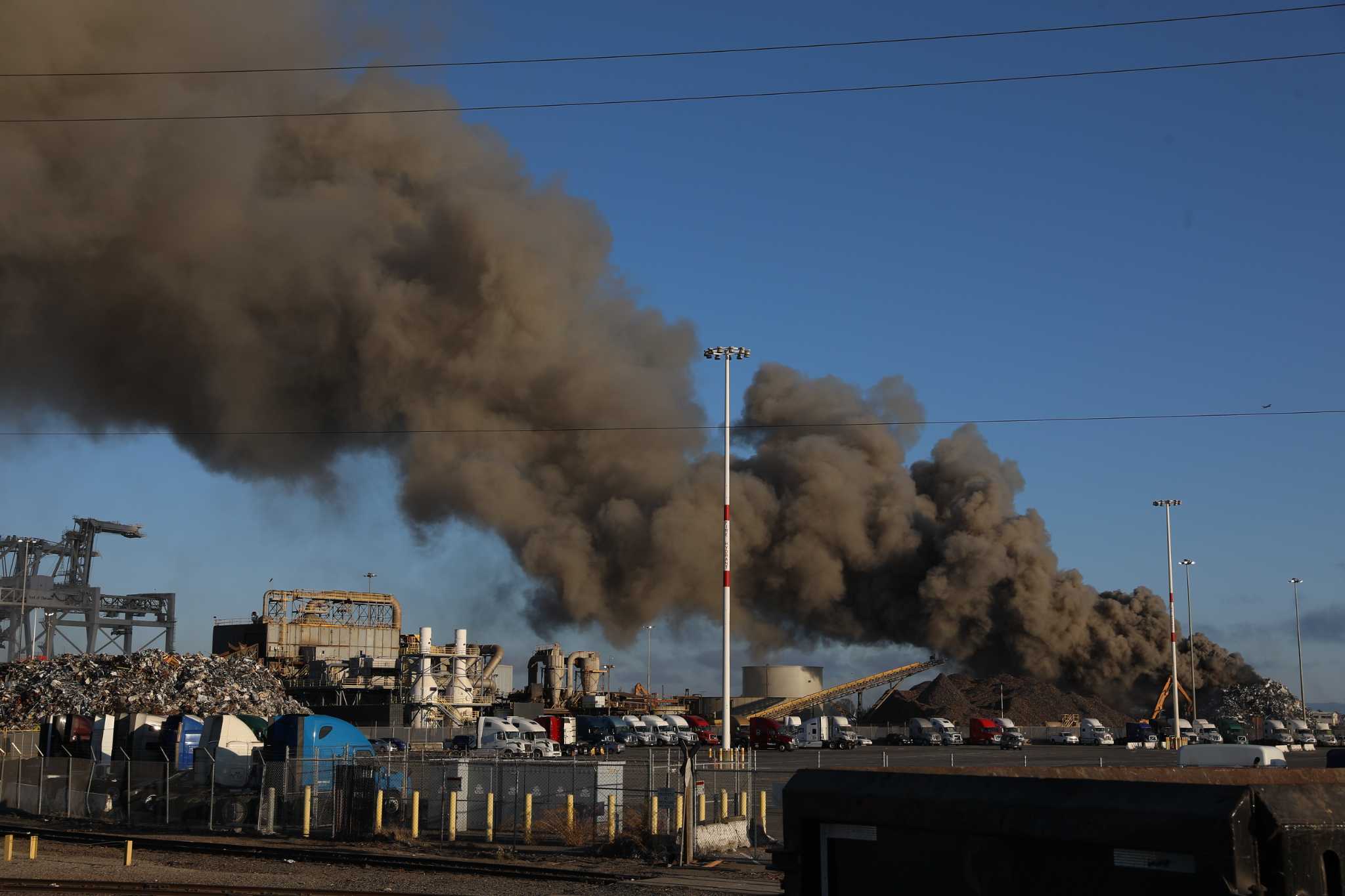 Crews battling fire at Schnitzer Steel near Port of Oakland