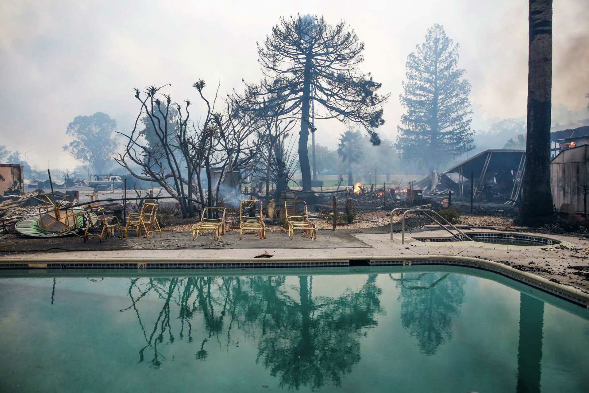 Maui fire: Does fleeing into the water keep you safe in a major blaze?