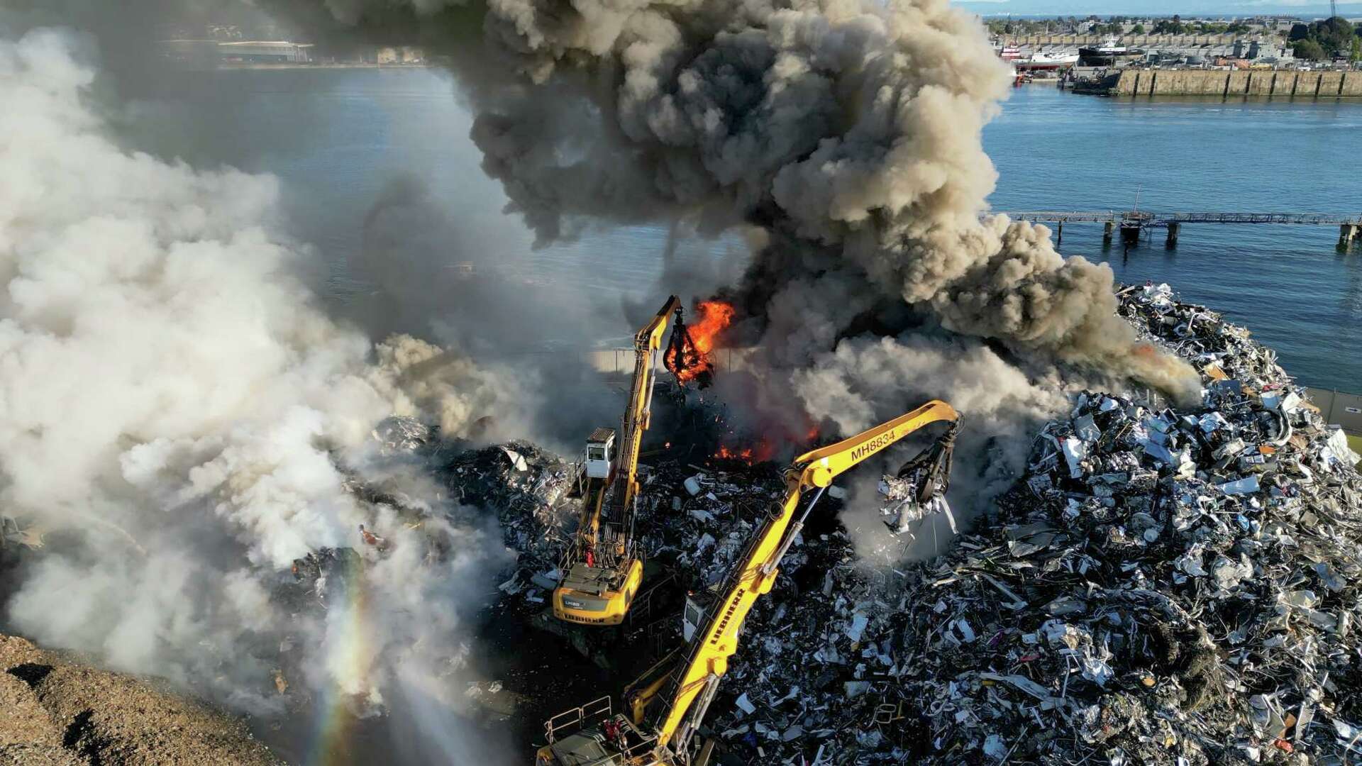 Crews battling fire at Schnitzer Steel near Port of Oakland