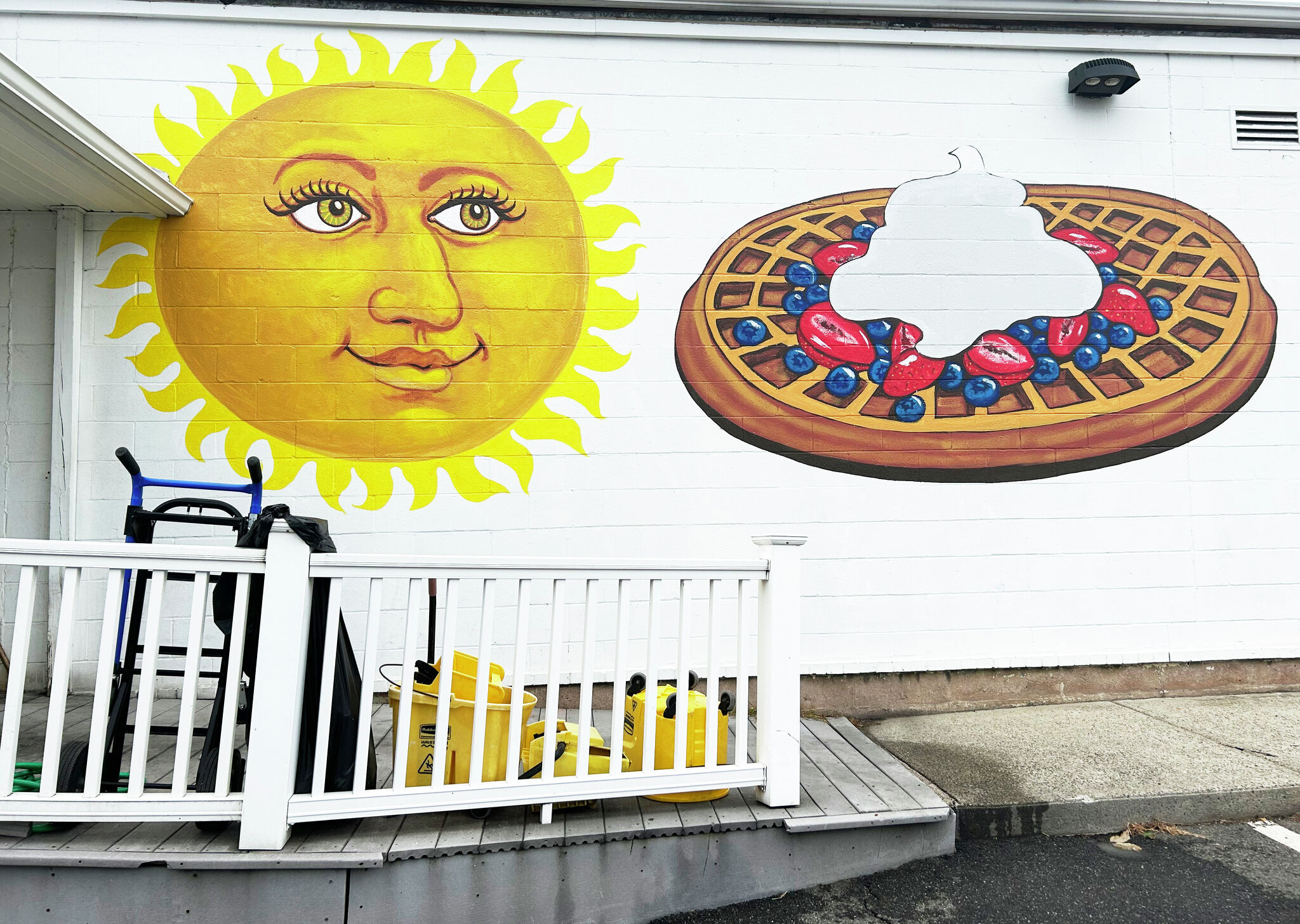 Well-known NYC artist creates giant food mural at Middletown CT diner
