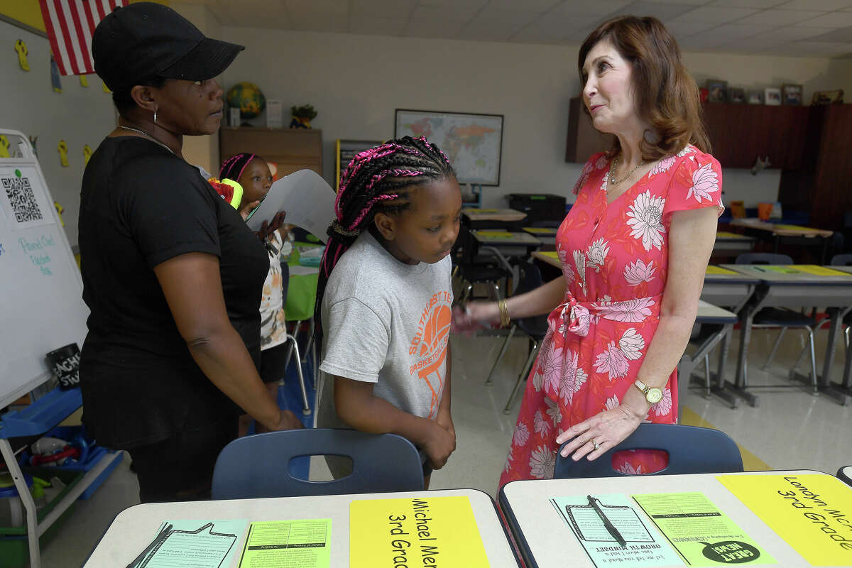 Beaumont elementaries hold Meet the Teacher night