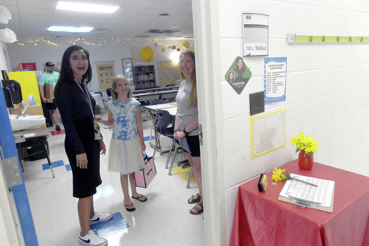 Beaumont elementaries hold Meet the Teacher night