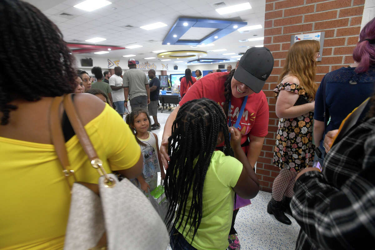 Beaumont elementaries hold Meet the Teacher night