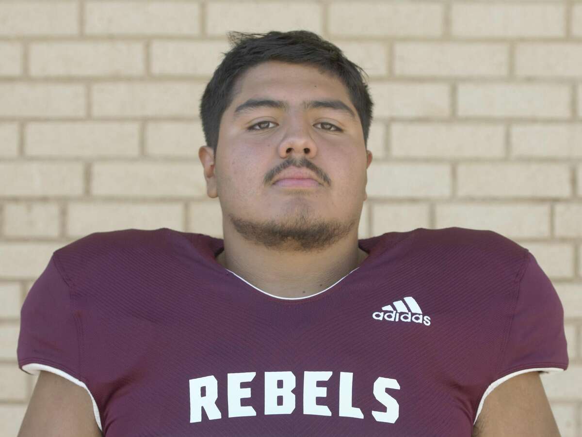 HS FOOTBALL: Legacy's Ambriz opens holes when he’s not building robots