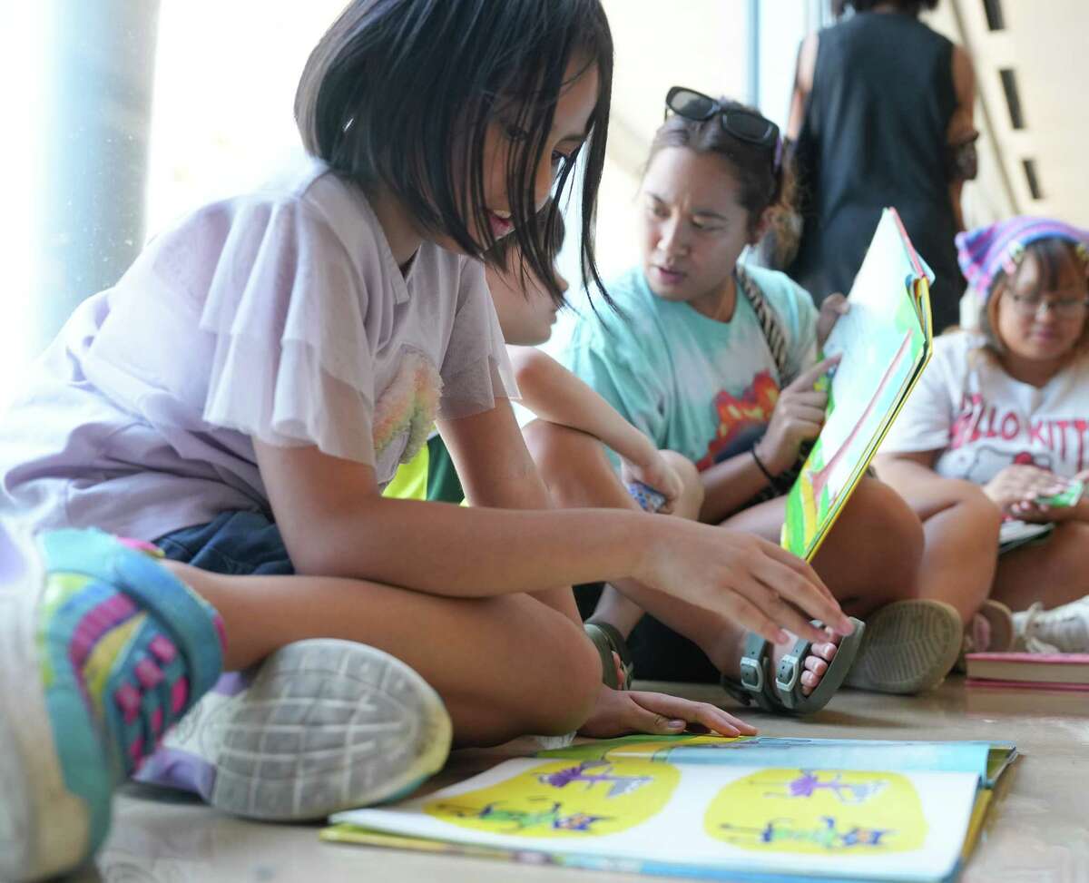 HISD library changes prompt read-in event during August board meeting