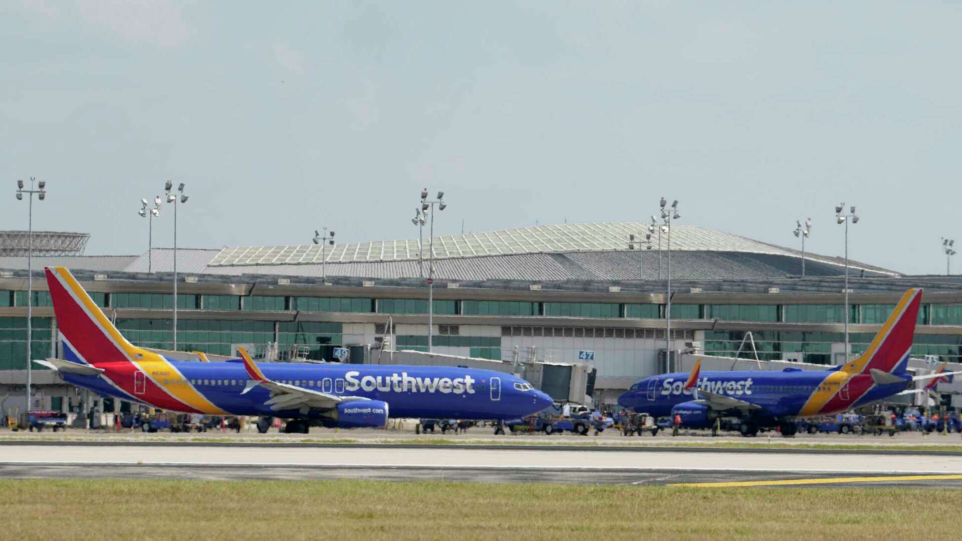 Hobby Airport West Concourse expansion set to be completed in 2027